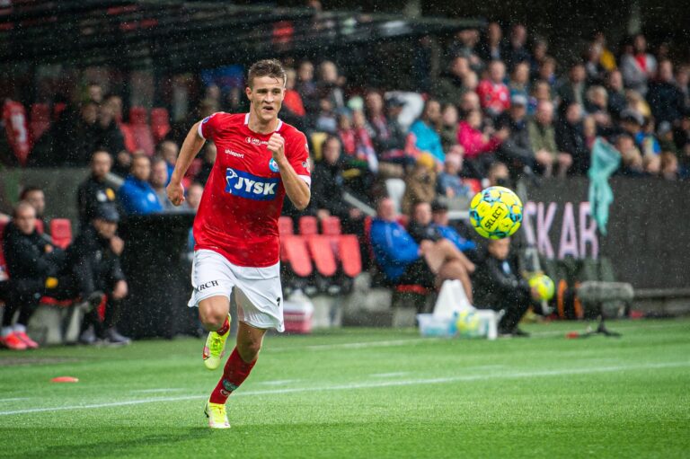 Fuld tid til Carstensen i Skotland