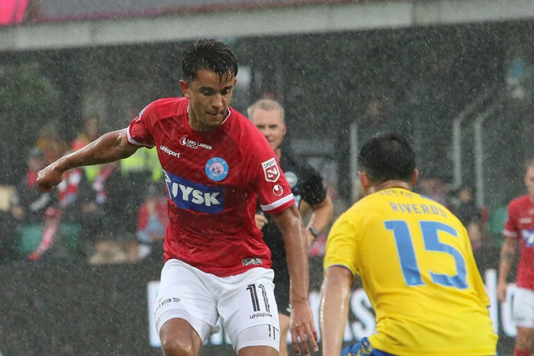 Bittert nederlag i sæsonpremieren