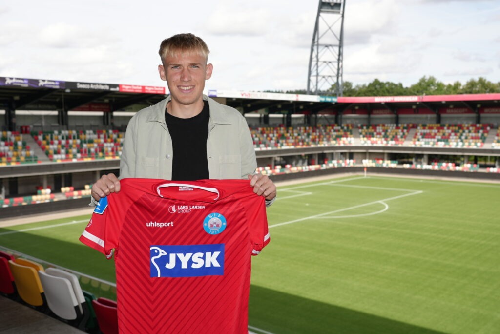 Oskar Boesen bliver fuldtidsprofessionel i SIF