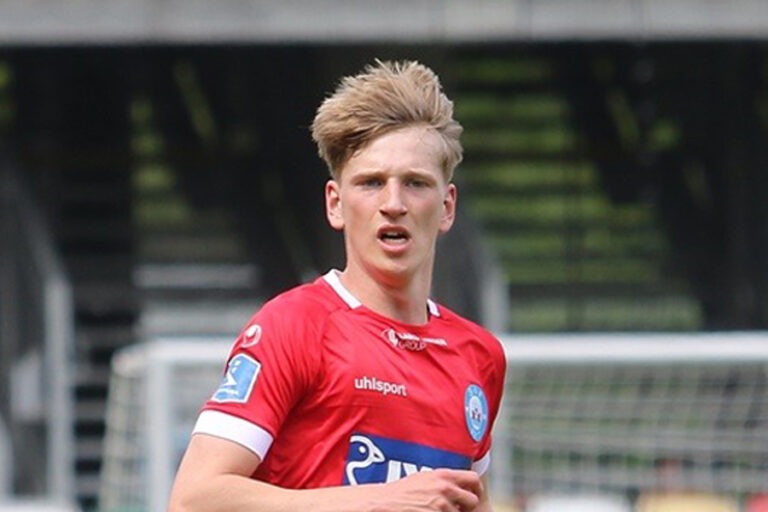 Julius Nielsen glider ind i SIF-truppen